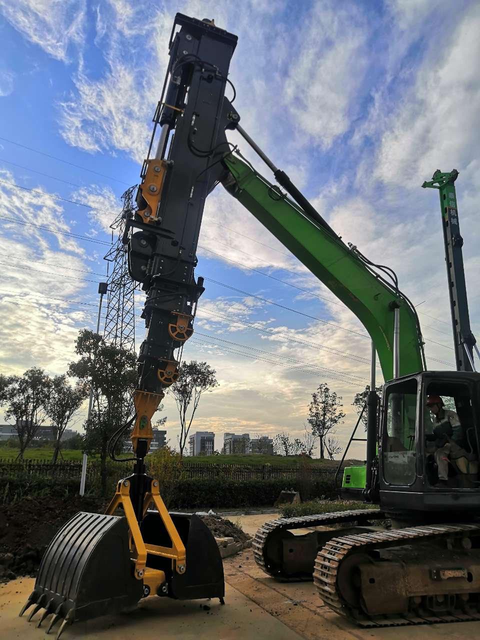 How the Clamshell Telescopic Arm Enhances Deep Excavation in Urban ...